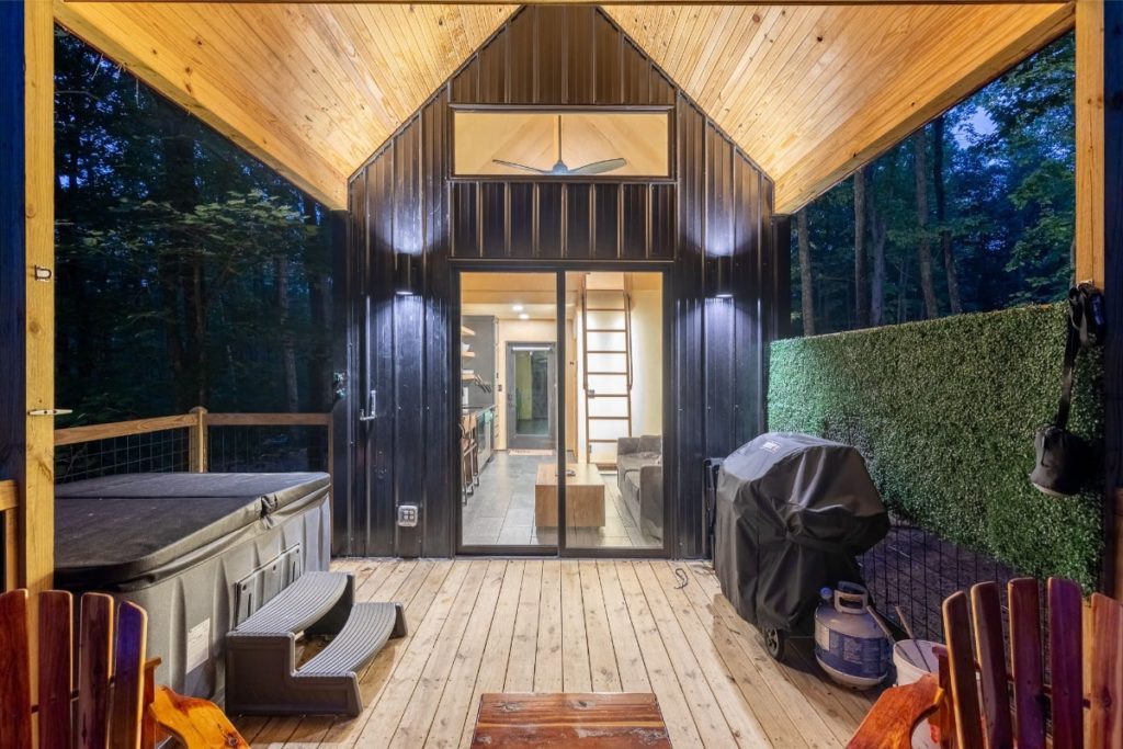 | Glamping & Treehouse Rentals | Monteagle, TN